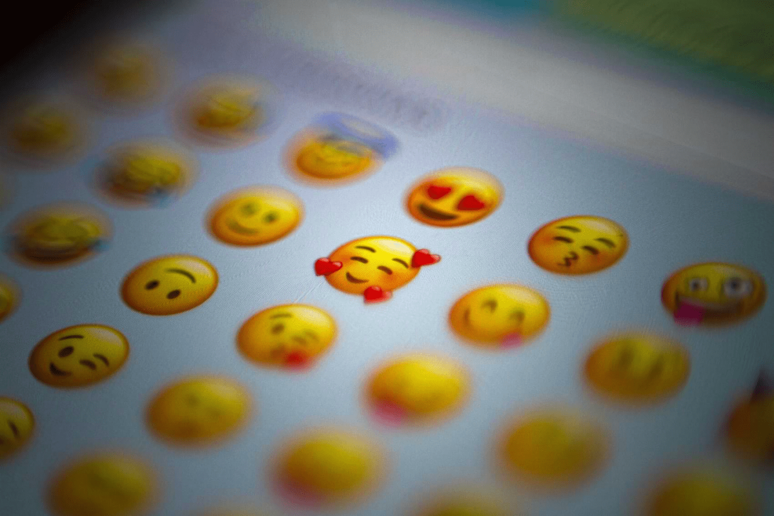Blog - Día Mundial del Emoji 😀 | eMarket Perú